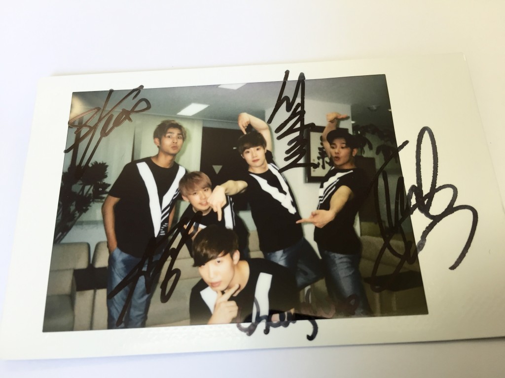 CODE-Vのサイン入りチェキ | ミーティア(MEETIA)